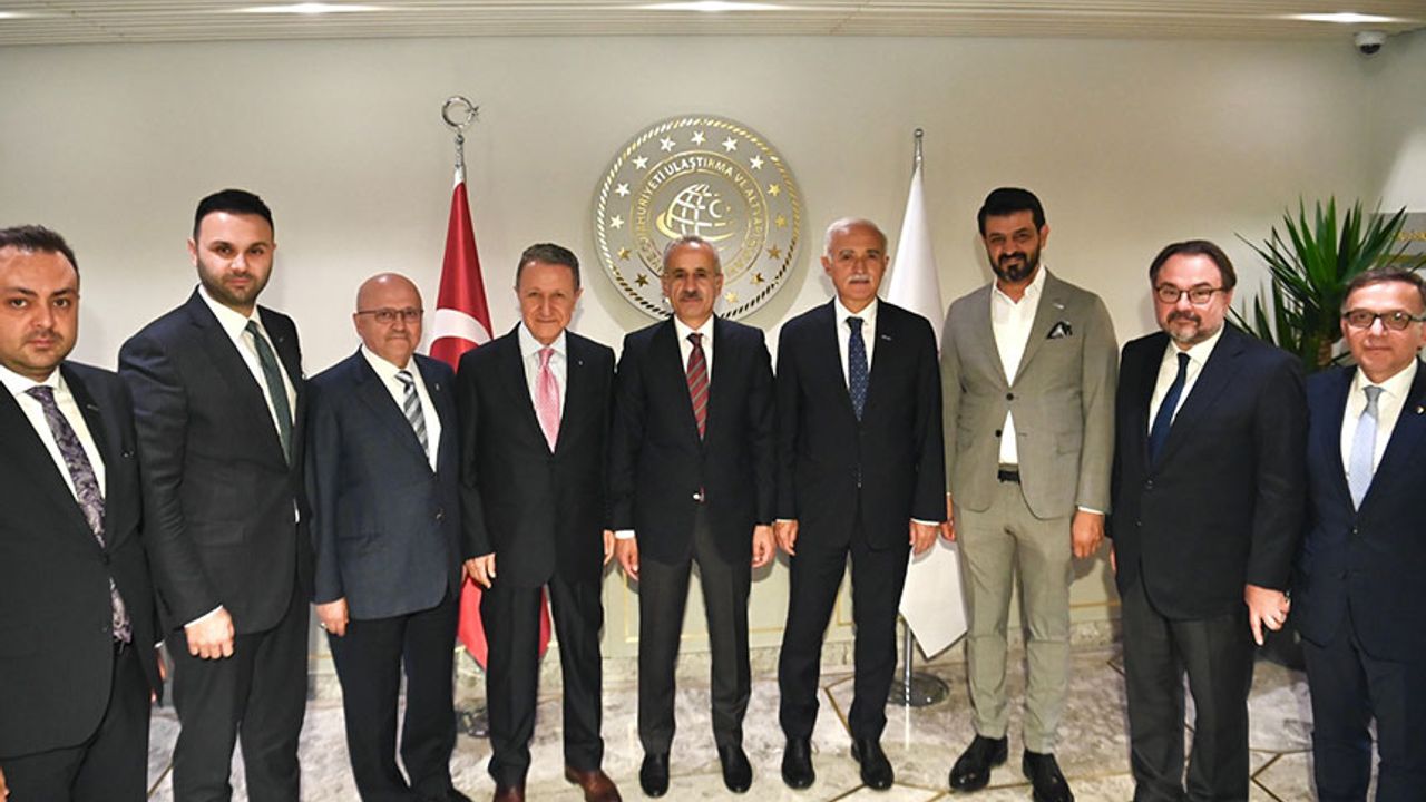 Abdulkadir Uraloğlu, Nail Olpak’ı kabul etti - Taka Gazete - Trabzon ...