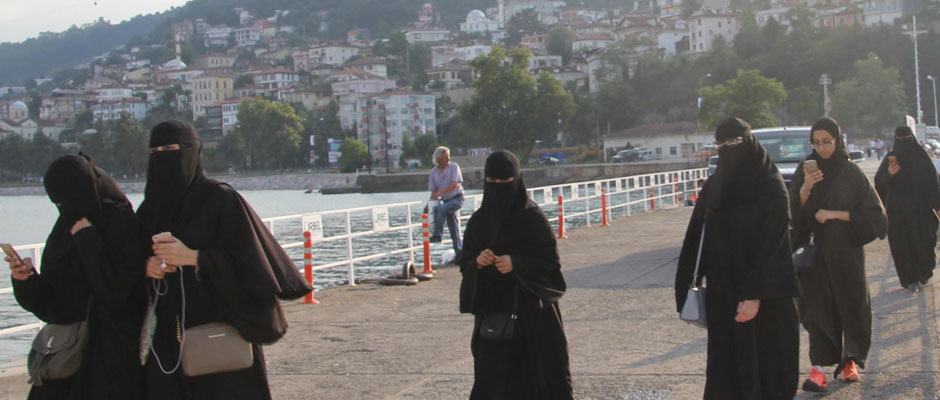 ARAPLAR, 11 DÖNÜM FINDIK BAHÇESİ SATIN ALDI - Taka Gazete - Trabzon ...